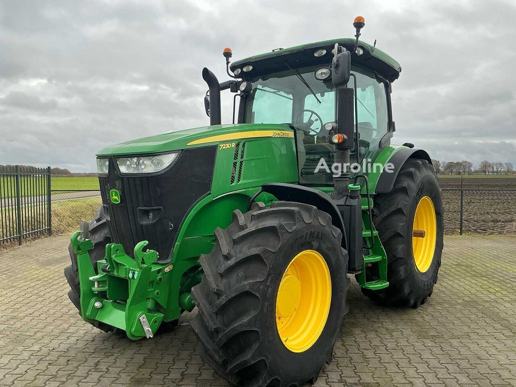 Prodaje se John Deere 7230 R traktor točkaš na aukciji