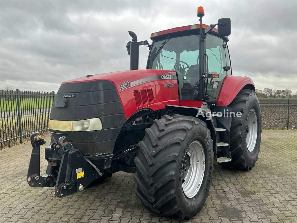 Prodaje se Case IH Interntional Magnum MX 250 traktor točkaš na aukciji