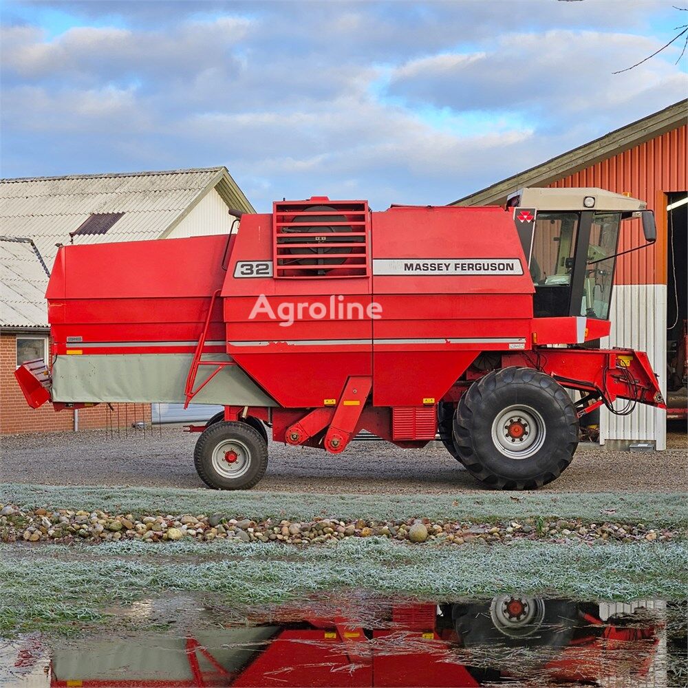 Prodaje se Massey Ferguson MF32 kombajn za žito na aukciji