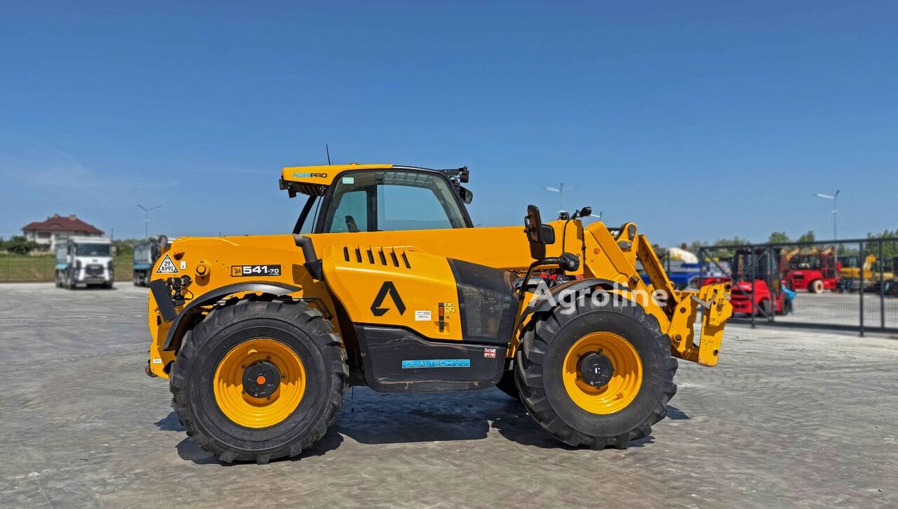 JCB 541-70 poljoprivredni utovarivač