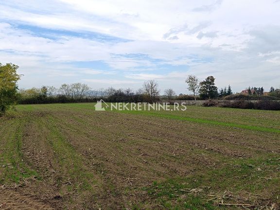 Na prodaju građevinski plac Medjulužje