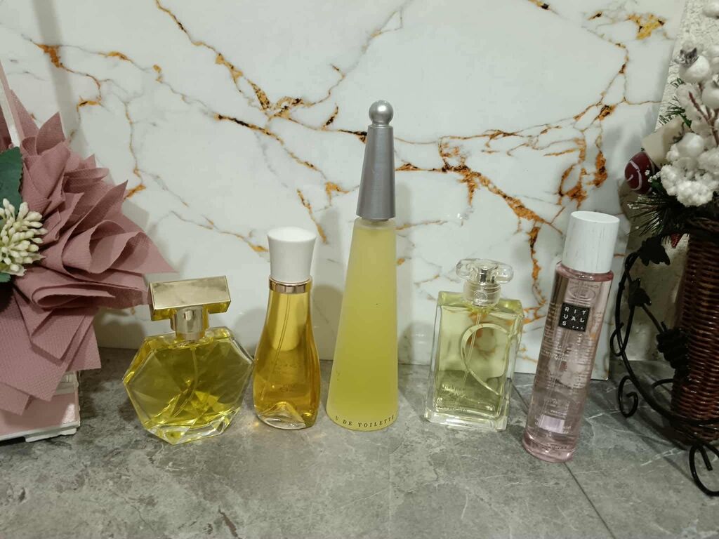 Set od 5 muških parfema/EDP: - Petro Blanc Provence – elegantna crna