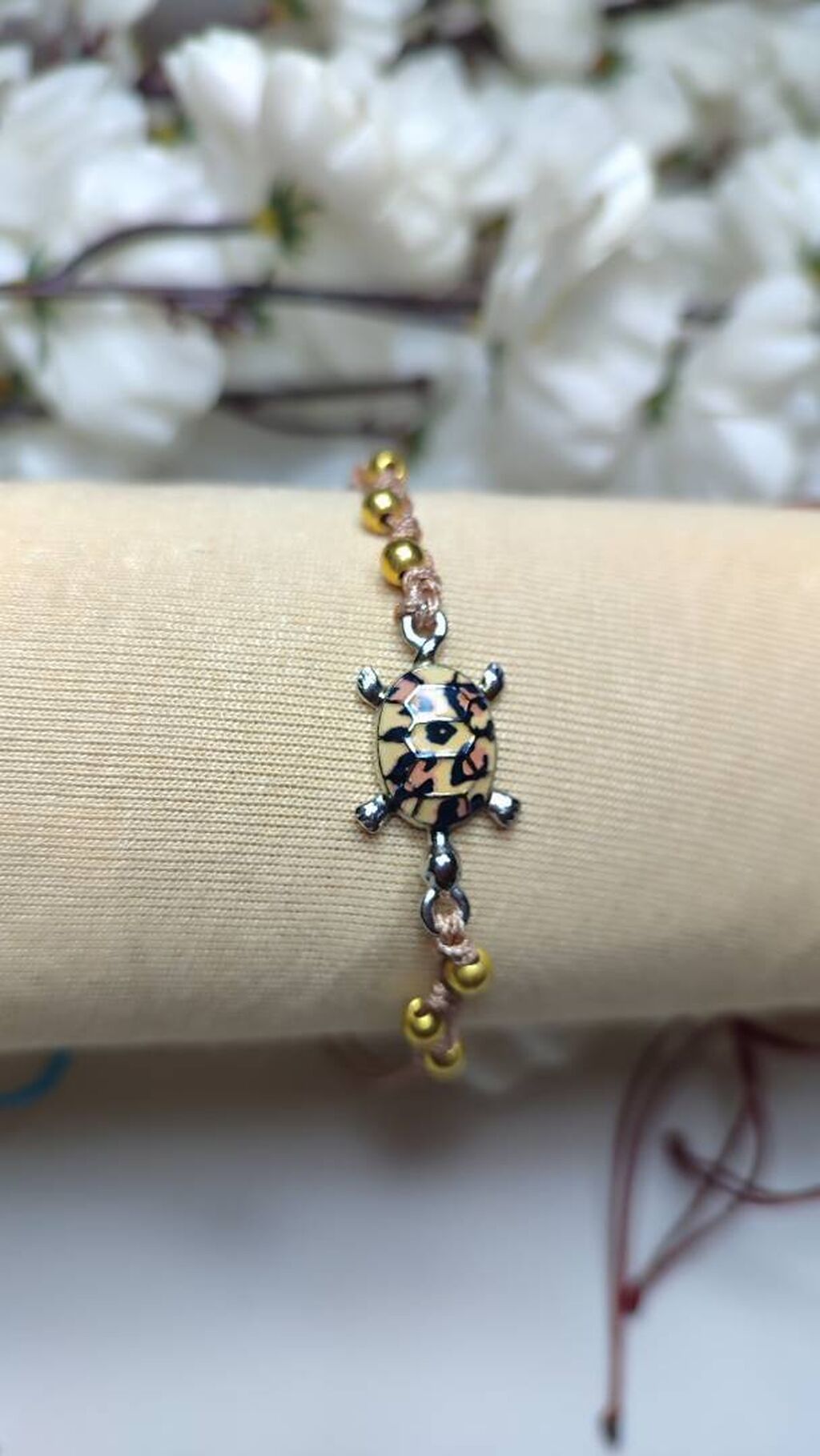 Narukvica sa priveskom, Handmade, Materijal: Pamuk