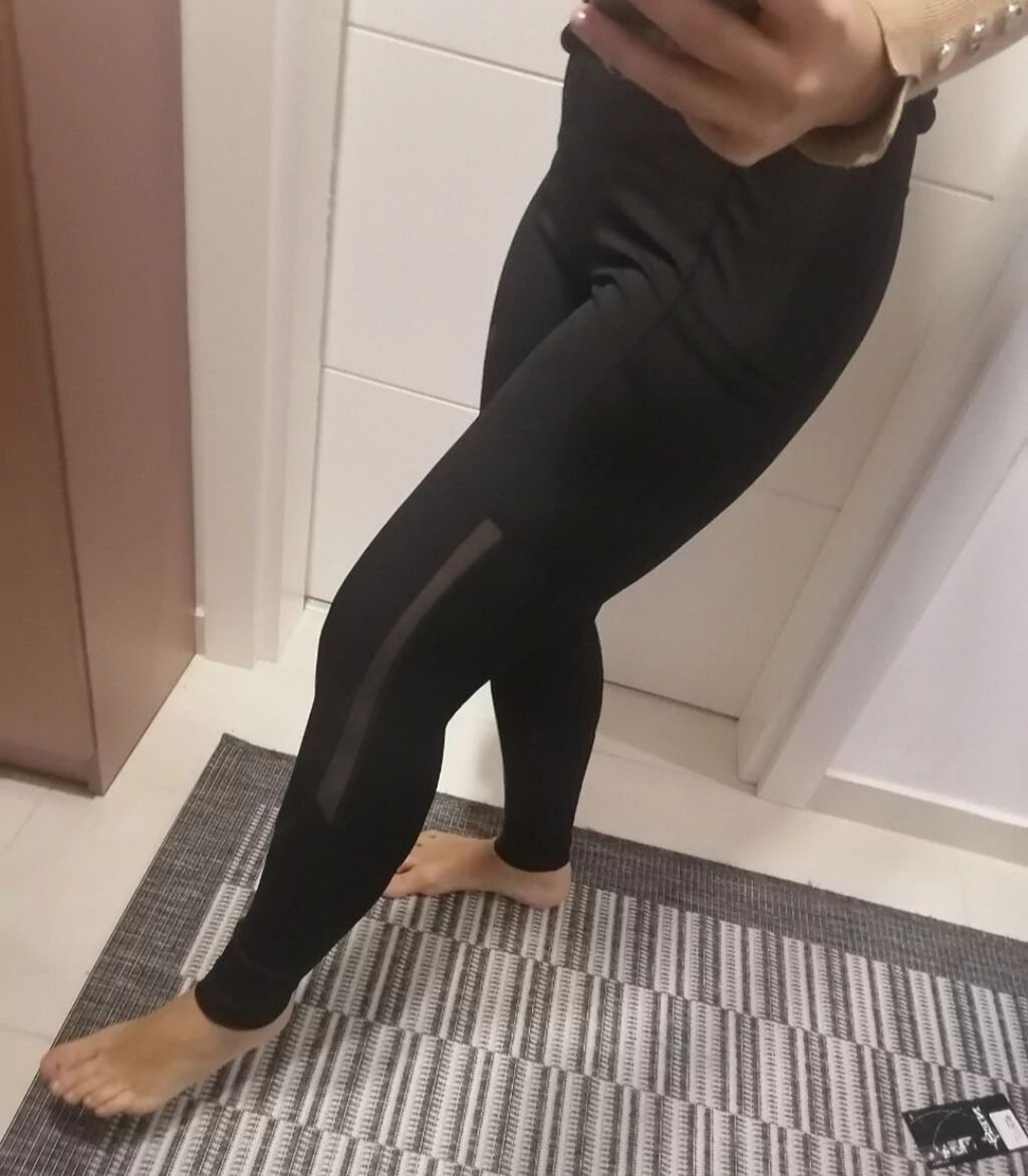 Helanke za trening – model “Stripe” - Boja: crna - Kroj: duge helanke