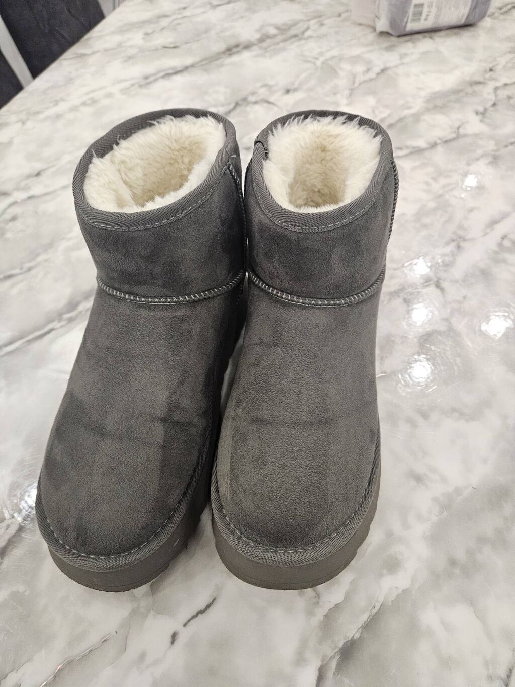 Ugg obuća 40