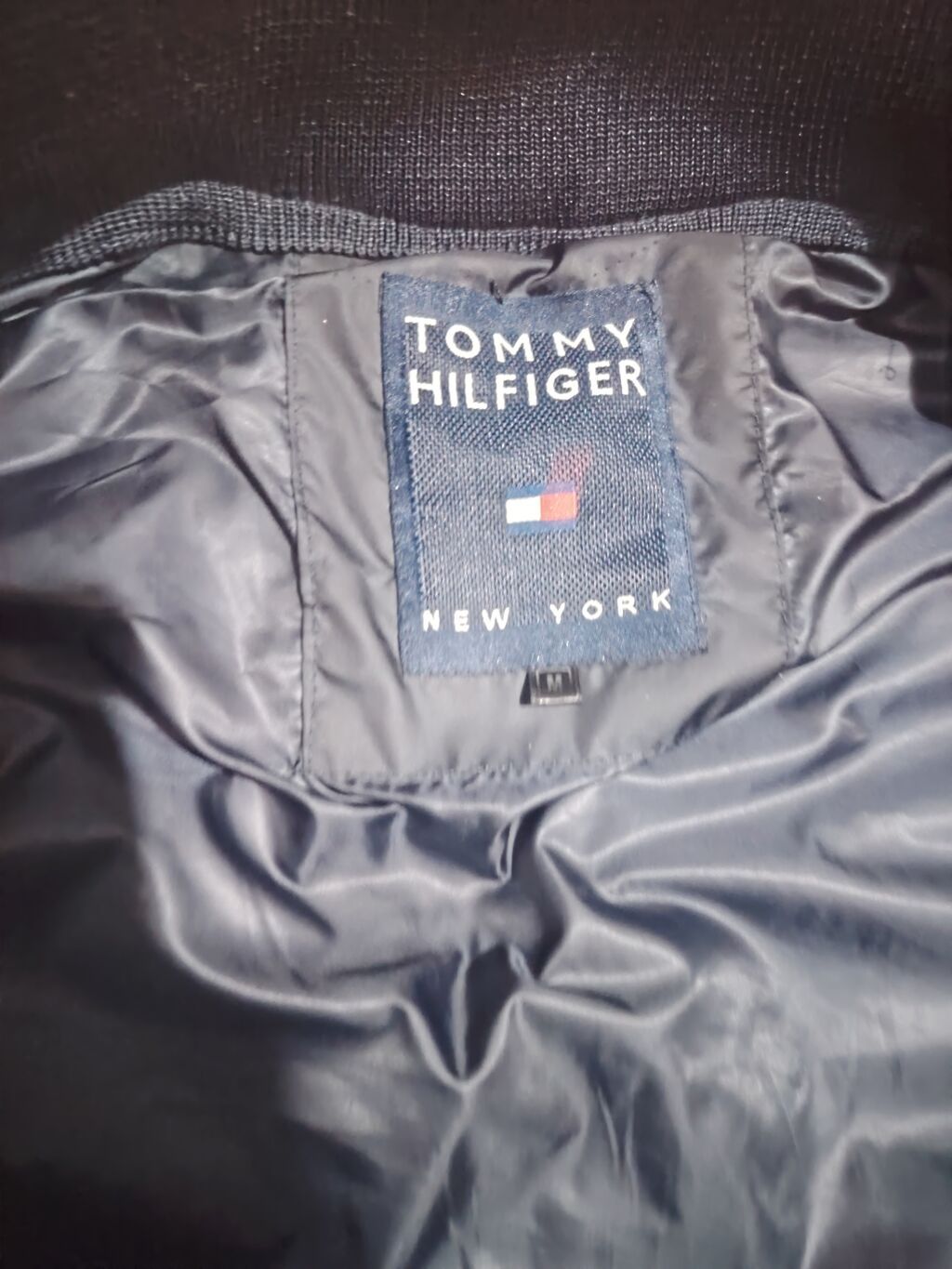 Tommy Hilfiger prsluk – model New York - Veličina: M (oznaka na