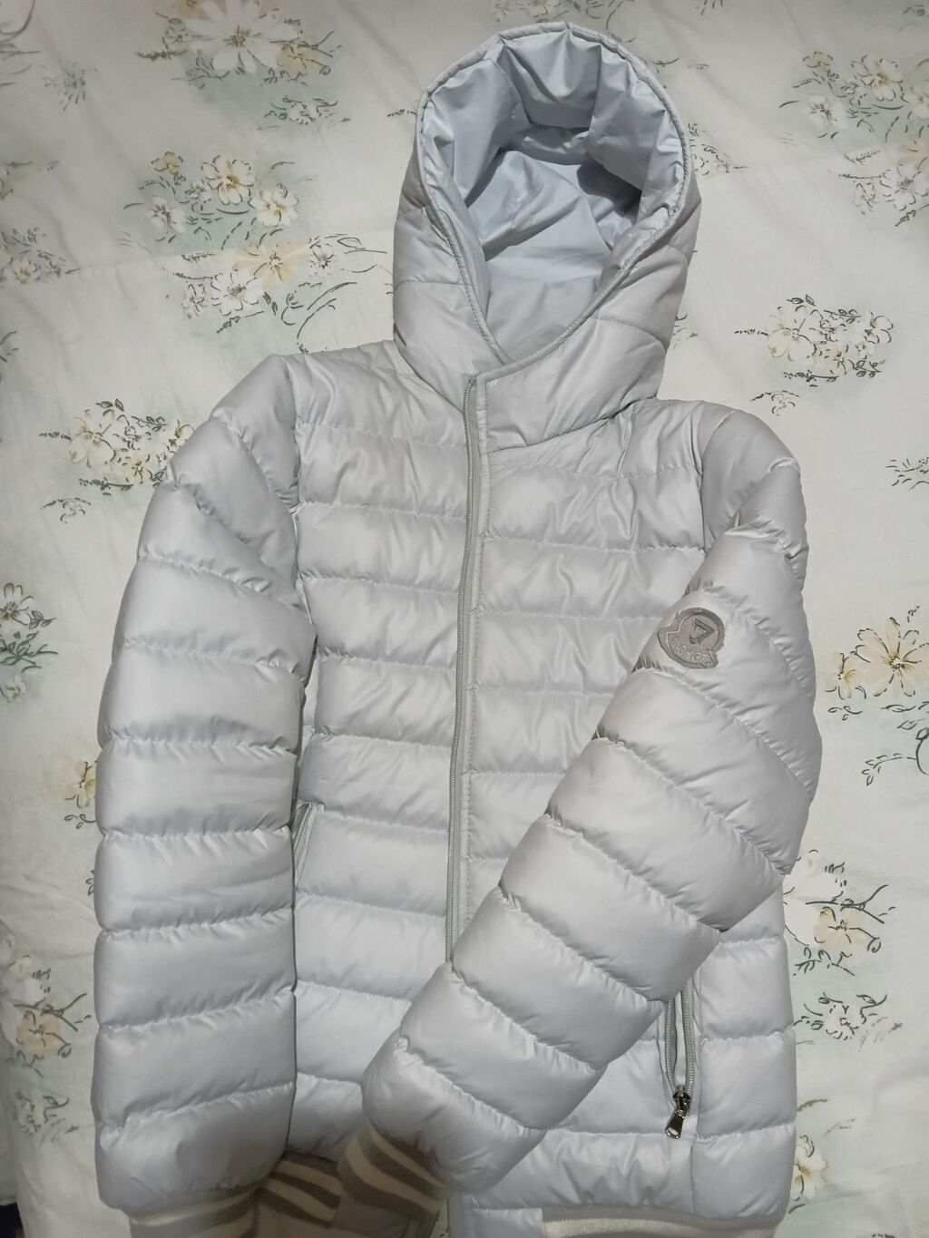 Moncler, M, Jednobojni, Sa postavom