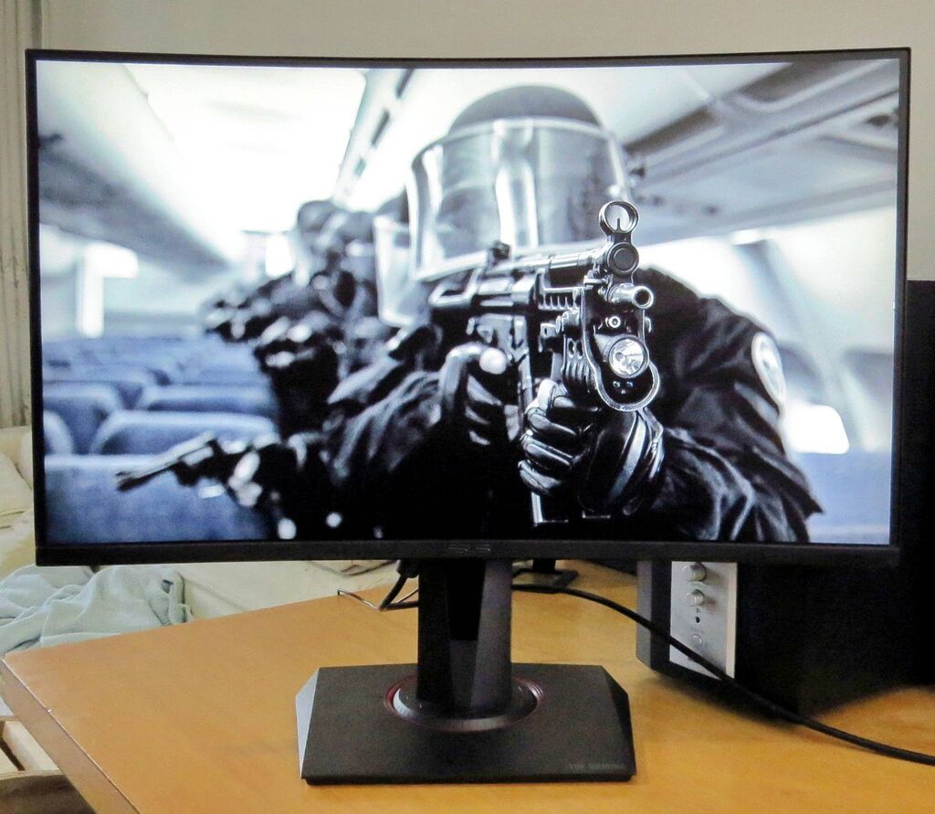 Asus Tuf Gaming VG27VQ Zakrivljen Monitor je u originalnom fabričkom