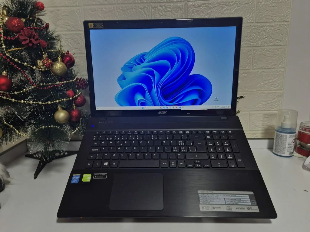 Intel Core i5, 8 GB OZU, 15.6 "