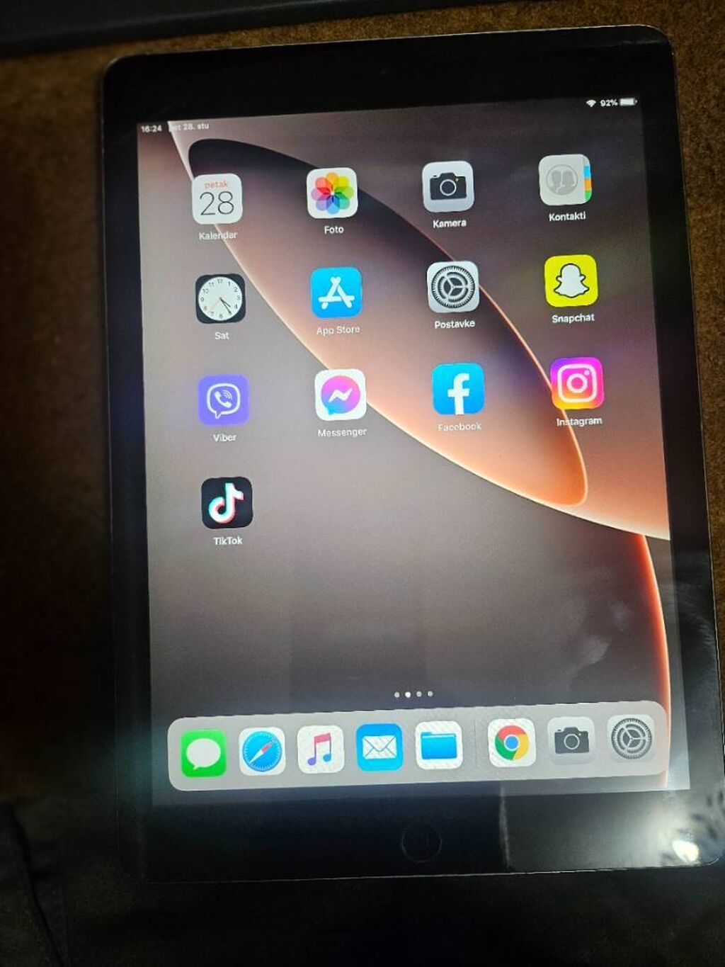 Ipad Air 32GB polovan, potpuno ispravan ipad air prve generacije. bez