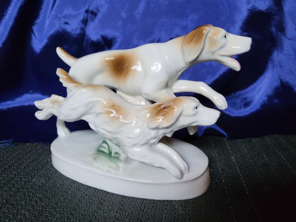 Figura nova pasa 7.god.Lippelsdorf Nemacka. Porcelanska figura