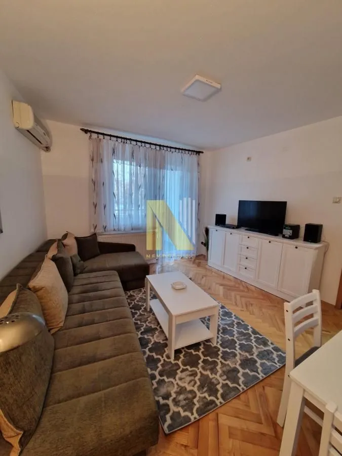 Izdavanje, dvosoban stan, 52m², Salajka, Novi Sad Sve Podlokacije