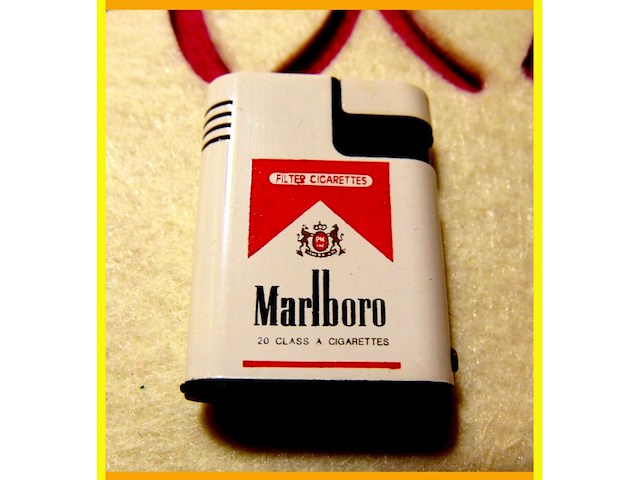 mali  MARLBORO upaljač ✰✰✰
