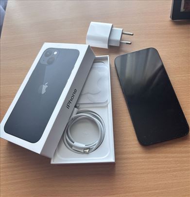 iPhone 13 crni 128 gb