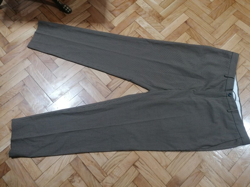 Zara pantalone L NOVO