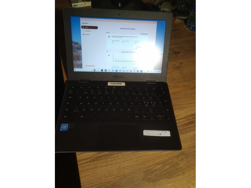 ASUS Chromebook C204MA Intel pentium 4 gb ram 32 gb eM