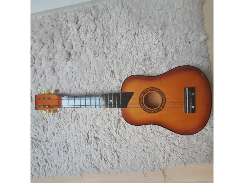 MALA GITARA. (64CM)