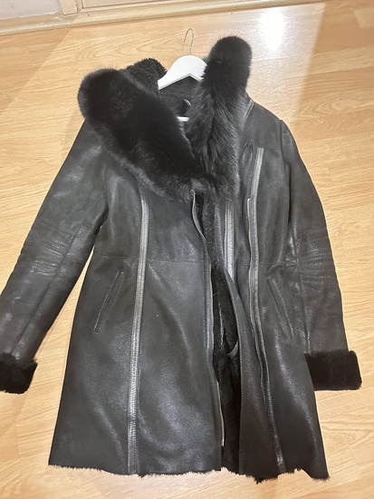 Kožni monton sa rakunskim krznom, nošen 2-3 puta