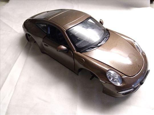 Burago Porsche 911 Carrera S,1:24,fale 4 tocka,ost