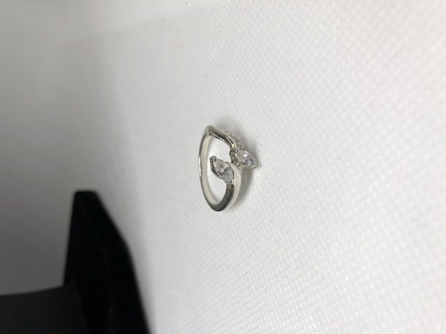 Prsten elegantan srebro 925