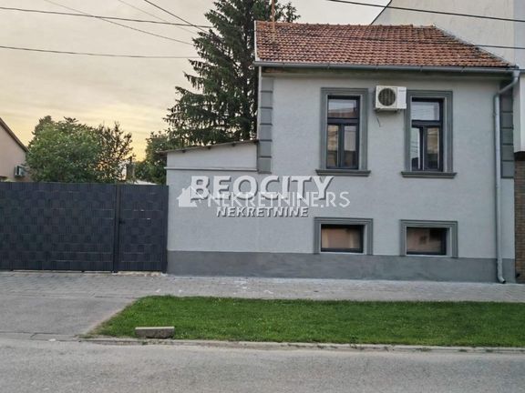 Novi Sad, Petrovaradin, Čajkovskog, 3.5, 70m2, 600EUR