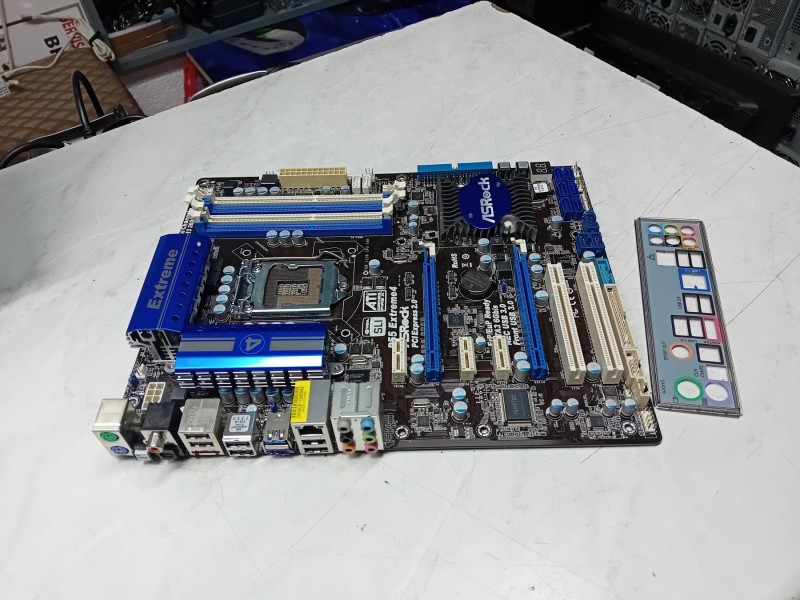 maticna ploca 1156 asrock P55 extreme 4 ispravna