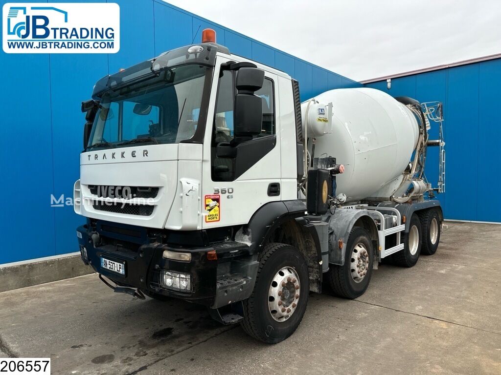 IVECO Trakker 360 8x4, EURO 5, CIFA mixer kamion s mešalicom za beton