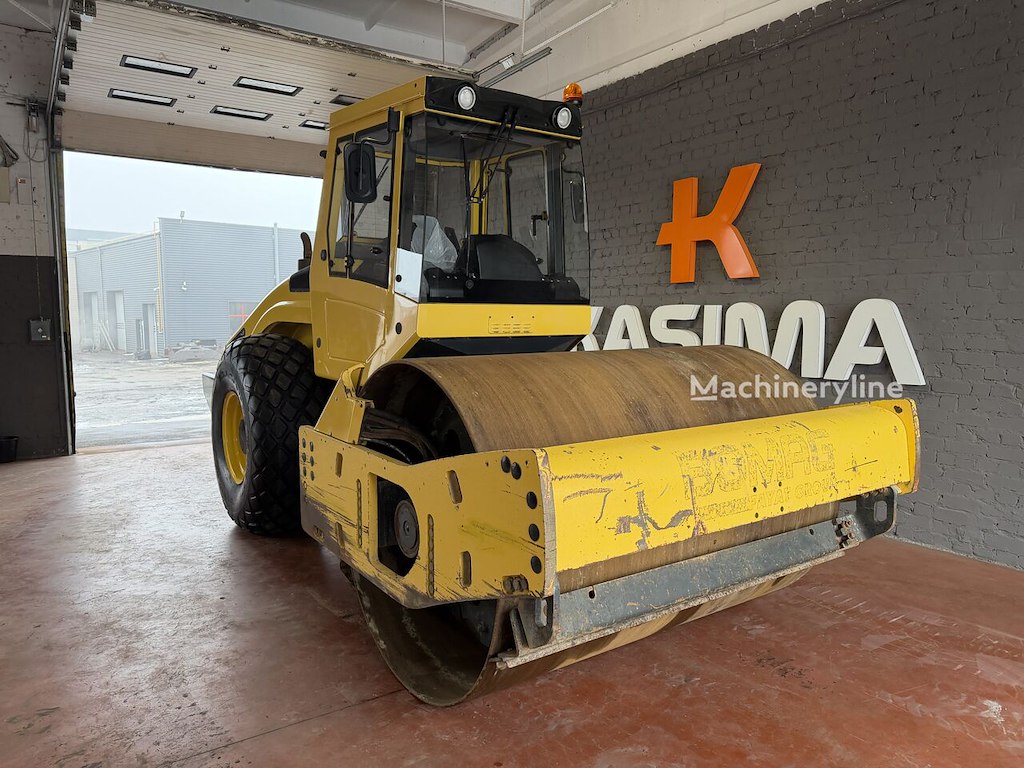 BOMAG BW211 D-4 kompaktor s jednim valjkom