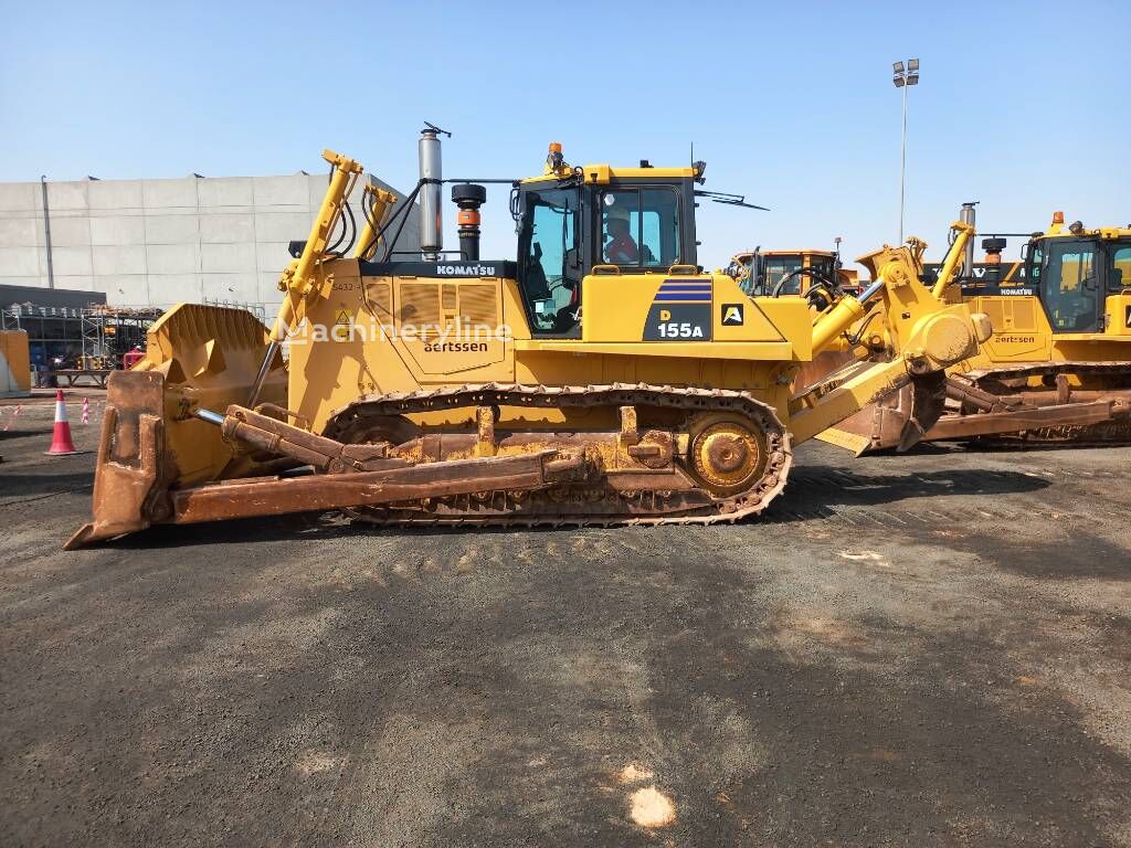 Komatsu D155A-6R (4 pcs available in Abu Dhabi) buldožer
