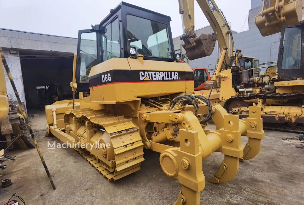 Caterpillar D6G buldožer