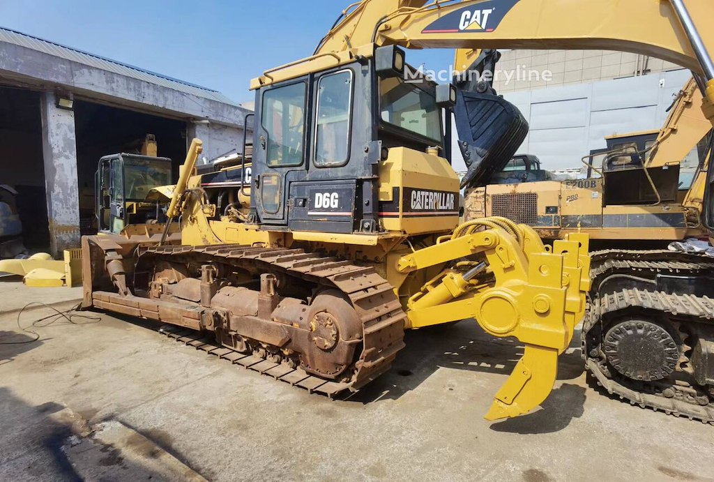 Caterpillar D6G buldožer