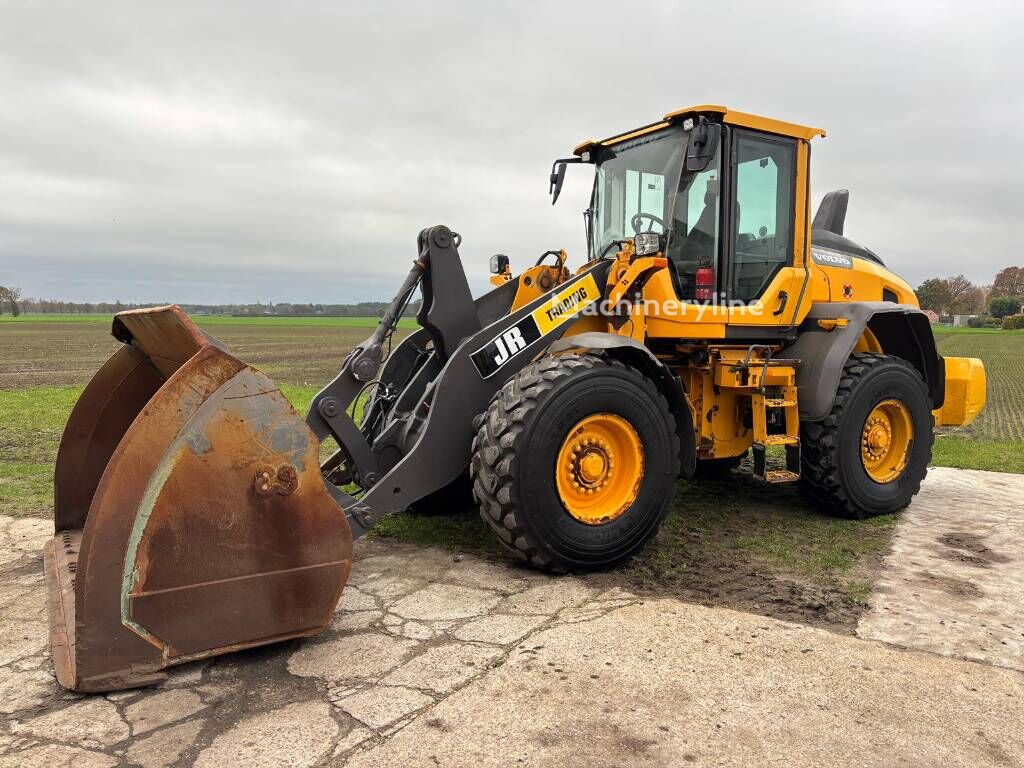 Volvo L 90 H (On Transport) prednji utovarivač
