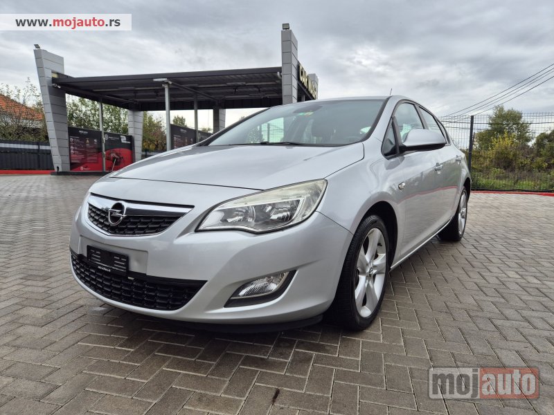 Opel Astra J