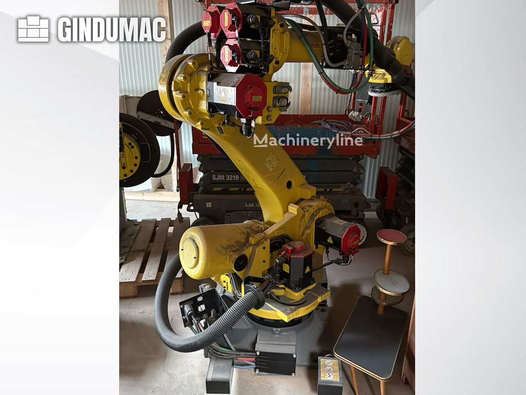 Fanuc R-2000iC 165F industrijski robot
