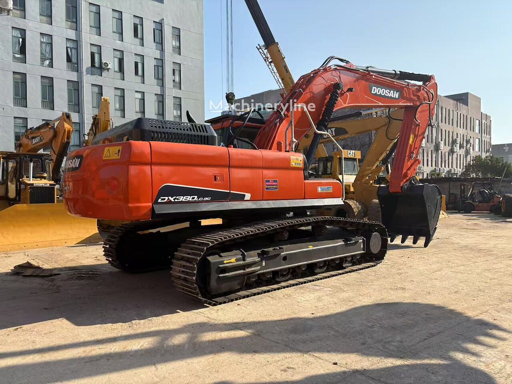 Doosan DX380 bager guseničar