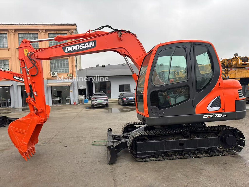 Doosan DX75 midi bager