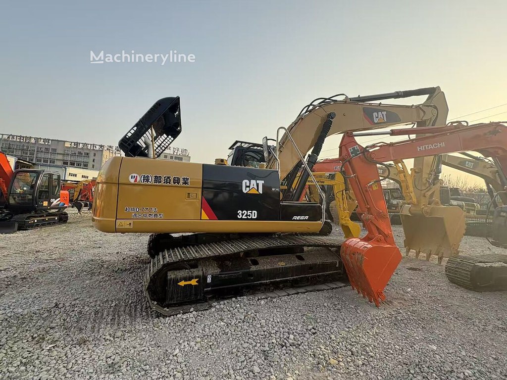Caterpillar 325D bager guseničar