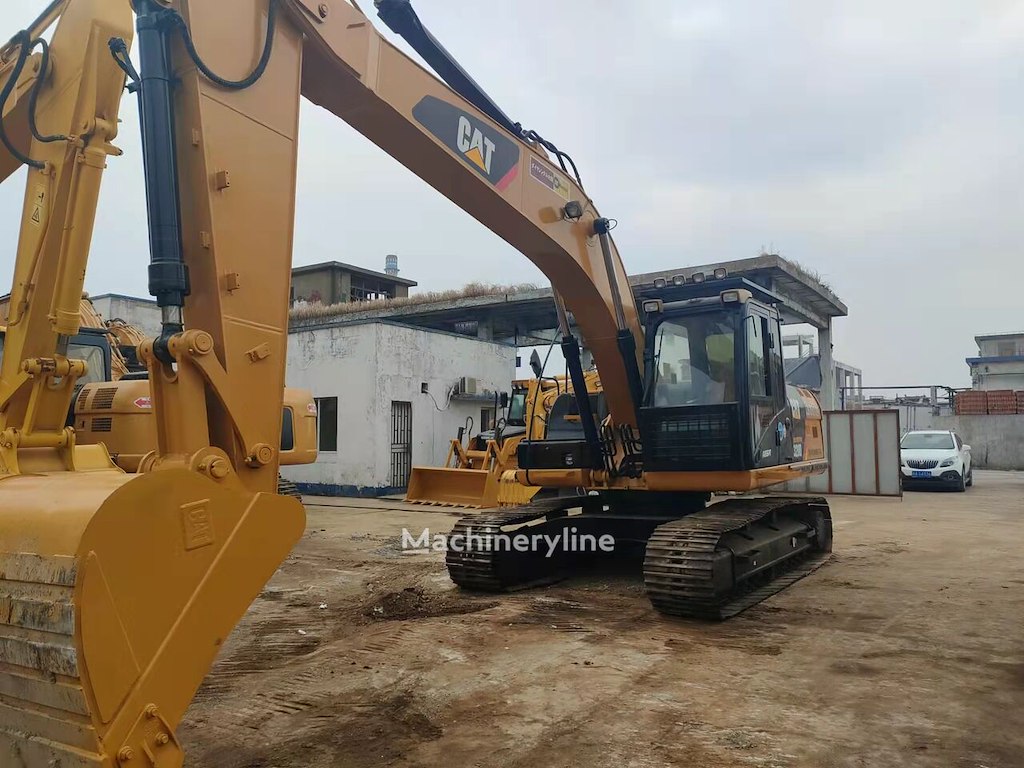 Caterpillar 320 bager guseničar