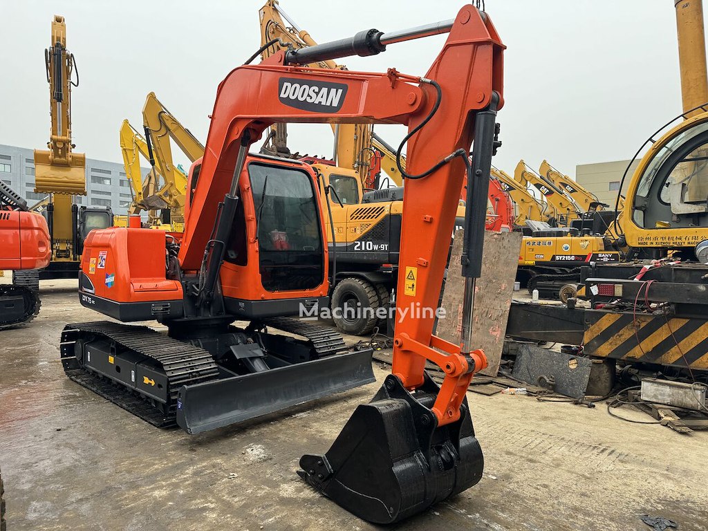 Doosan DX75 midi bager