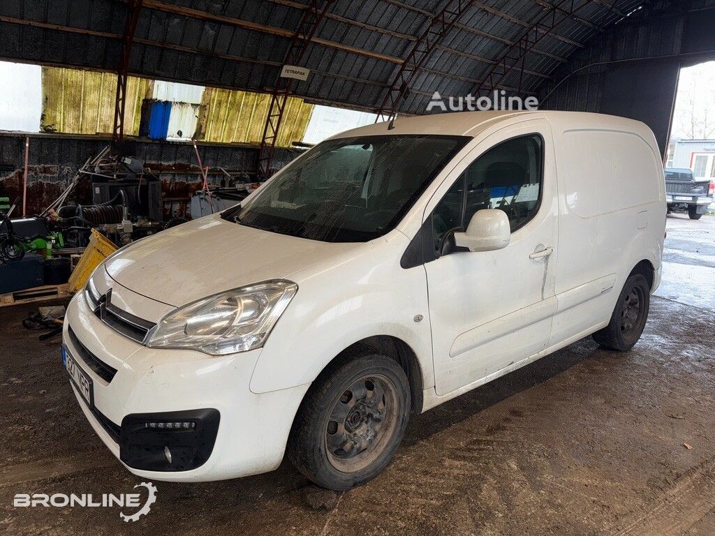 Prodaje se Citroen Berlingo laki furgon na aukciji
