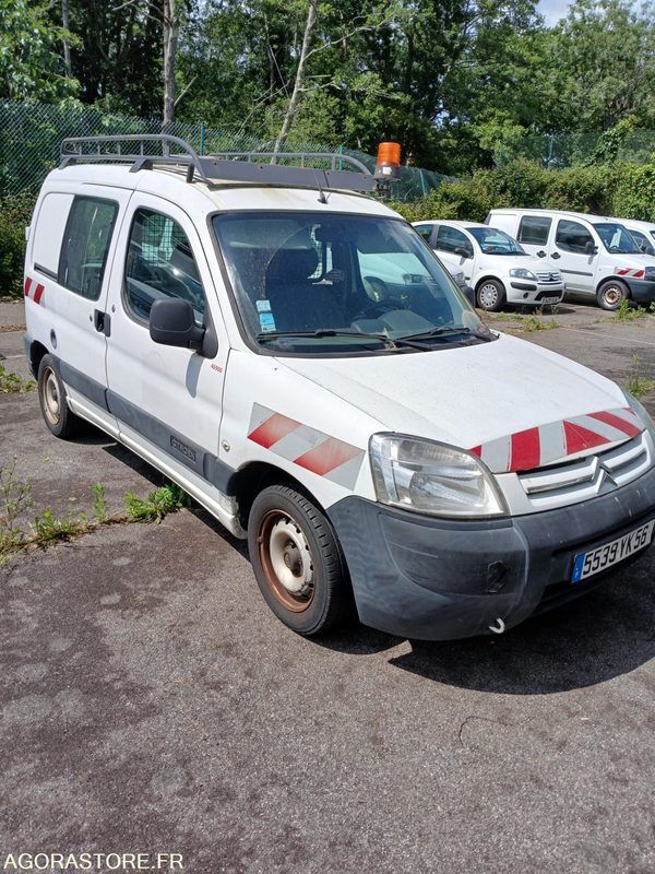 Prodaje se Citroen Berlingo laki furgon na aukciji
