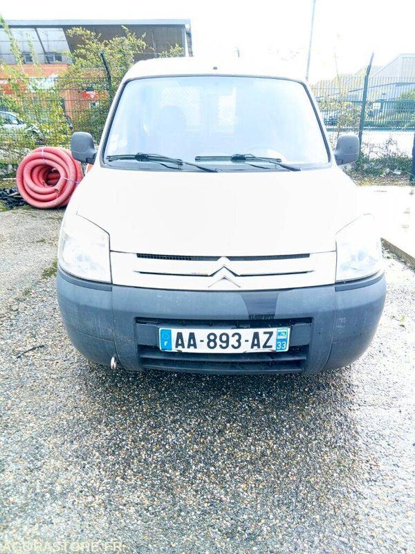 Prodaje se Citroen BERLINGO laki furgon na aukciji