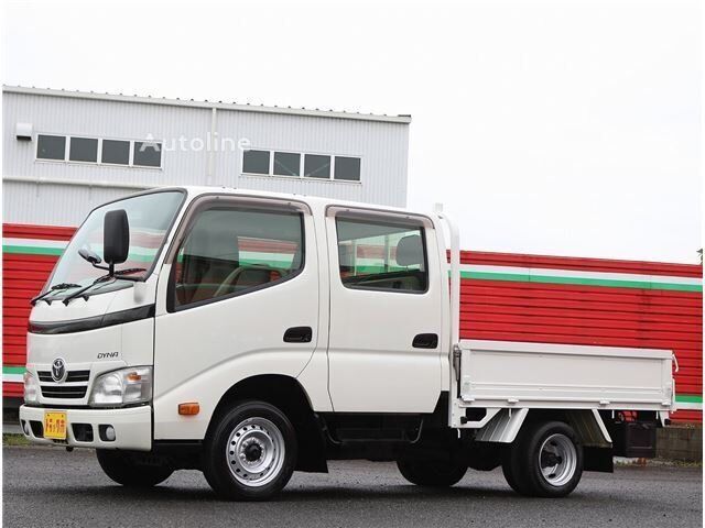 Toyota DYNA kamion s ravnom platformom < 3.5t