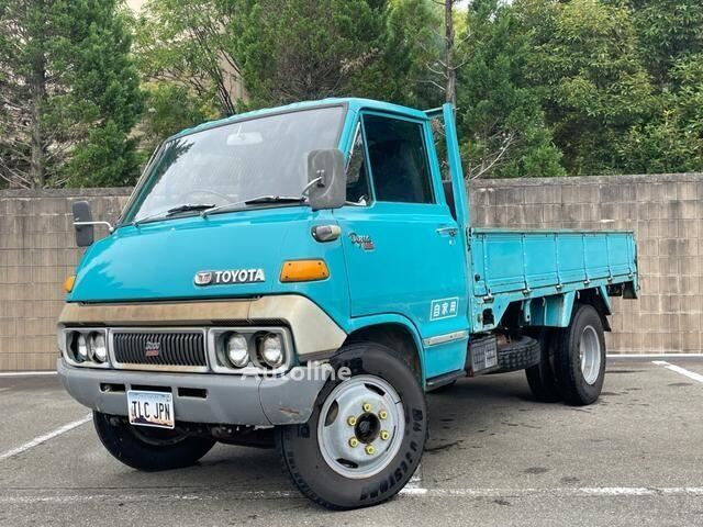Toyota DYNA kamion s ravnom platformom < 3.5t