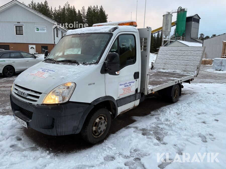 Prodaje se IVECO Daily 35C18 kamion s ravnom platformom < 3.5t na aukciji