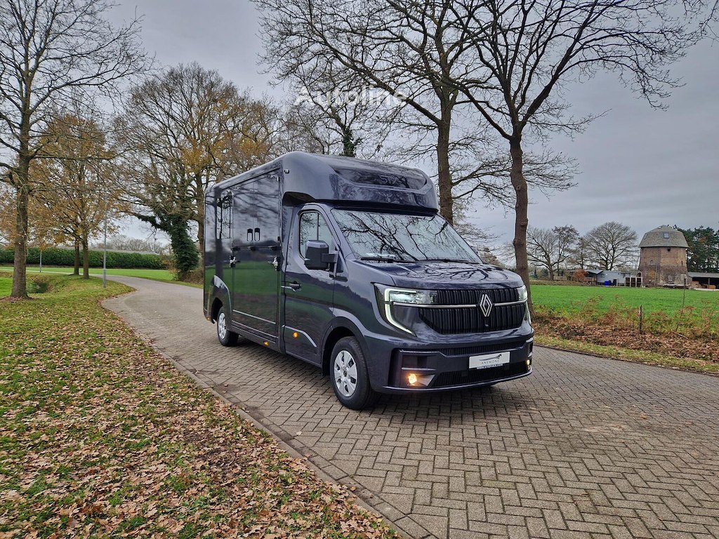 Novi Renault Master vozilo za prevoz konja