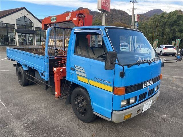 Isuzu ELF kamion s ravnom platformom
