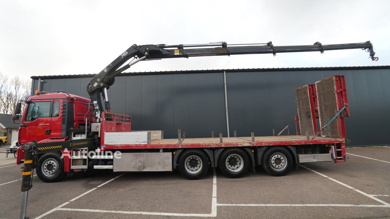 MAN TGA 35.400 8X4 MACHINE/CAR TRANSPORT WITH HIAB 244 EP-4 HI-DUO C kamion s ravnom platformom