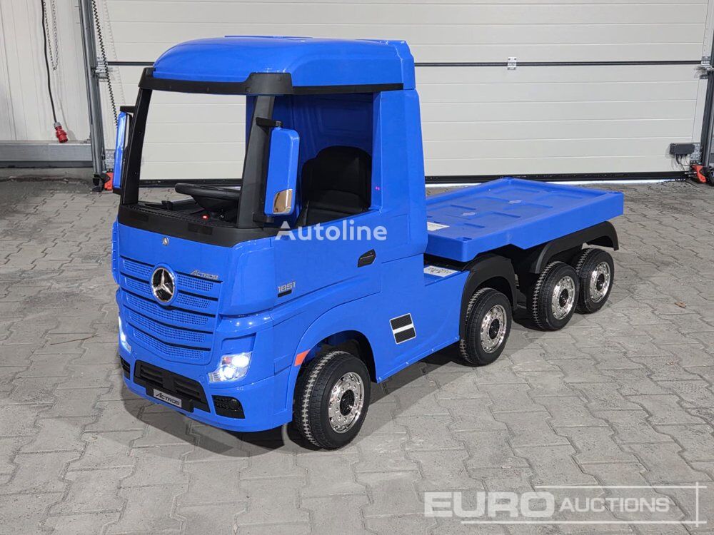 Prodaje se Mini Truck kamion s ravnom platformom na aukciji + prikolica sa ravnom platformom
