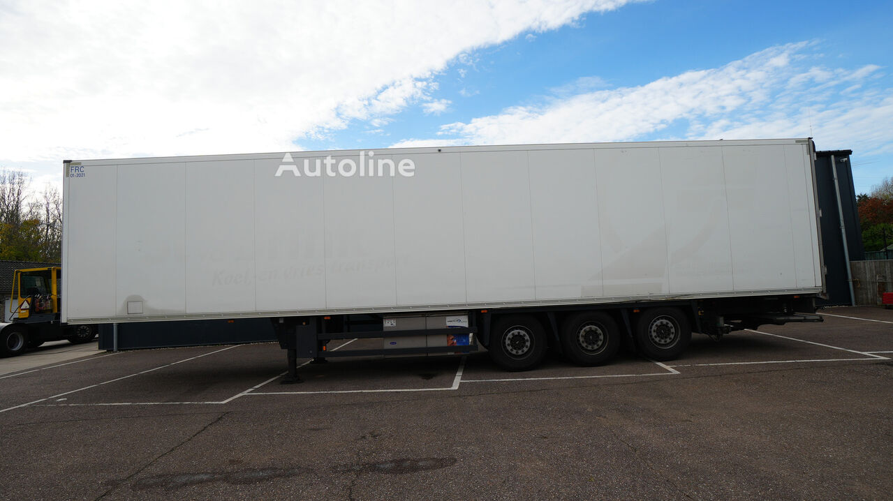 Schmitz Cargobull 3 AXLE FRIGO TRAILER poluprikolica hladnjača